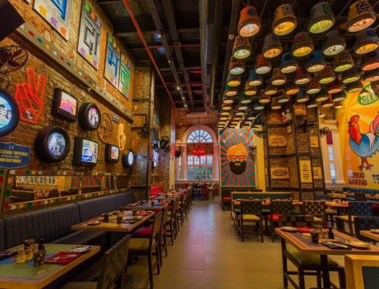 DLF CyberHub Gurgaon Guide: Restaurants, Metro, Timings | Trip Guru Go