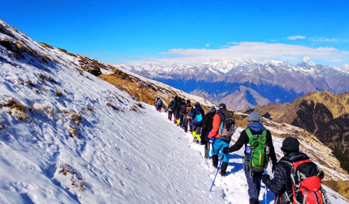 Auli Tourism Guide: Best Places to Visit, Skiing, Hotels & Travel Tips ...